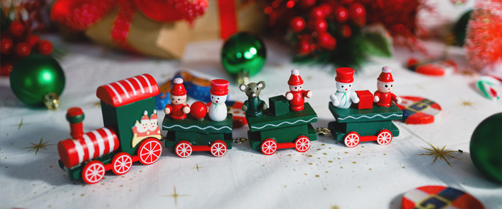 Christmas Party Supplies & Decorations | LookSharpStore